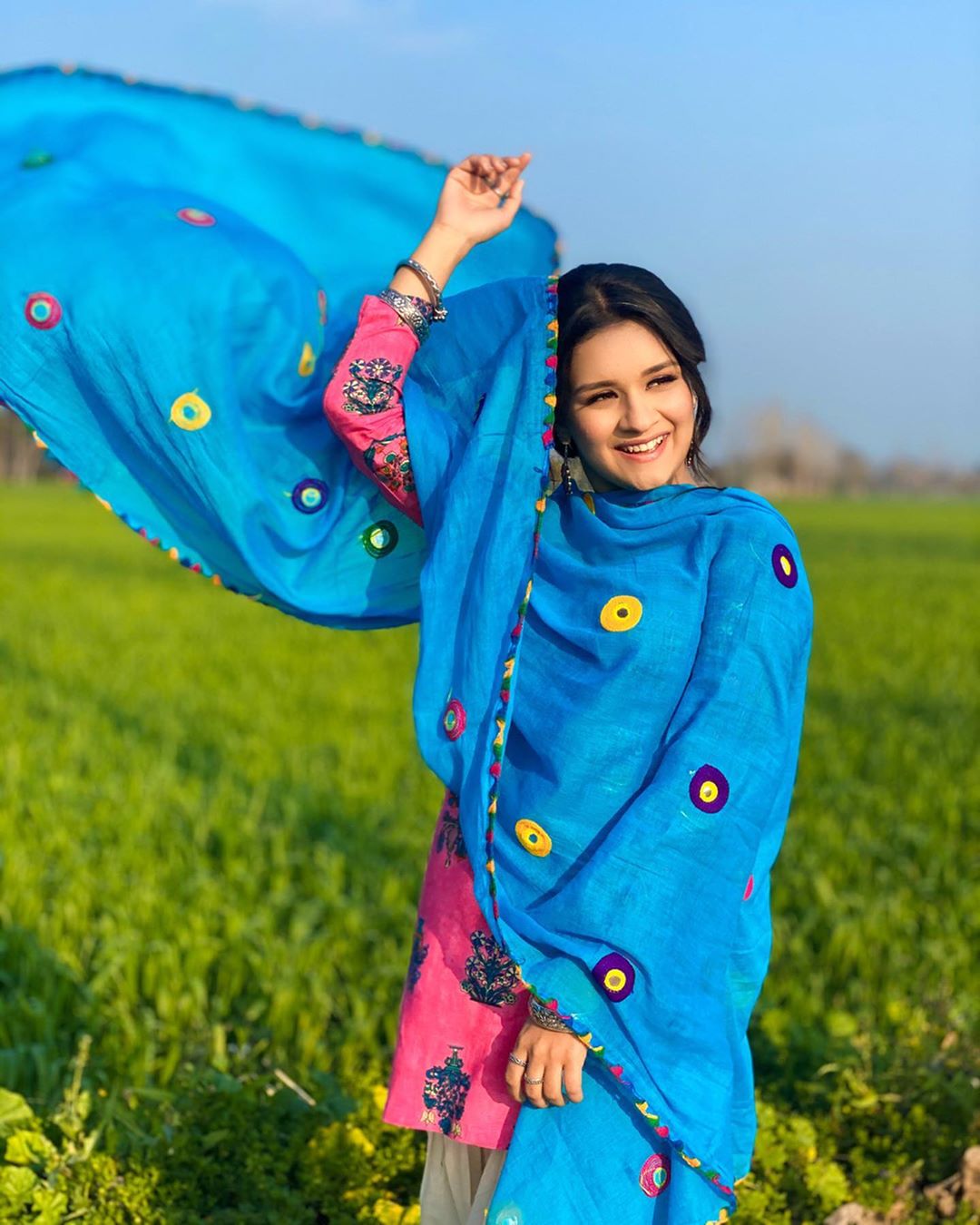 Avneet Kaur Wallpapers, Photos, Images & Pictures Channa Eida Kareya Na ...