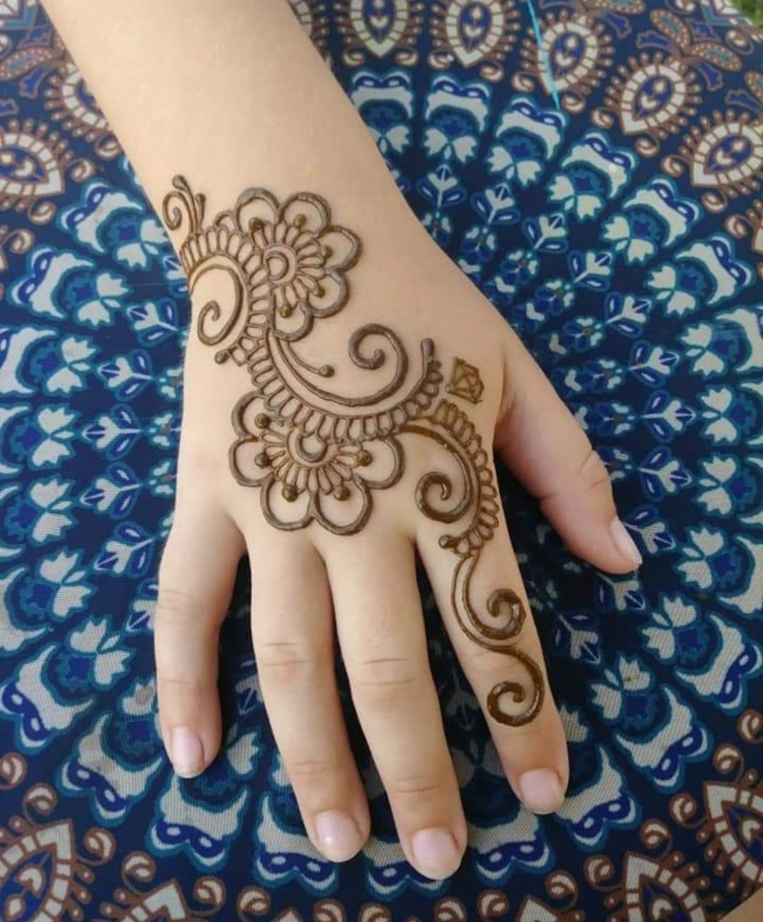 100+ Best Simple Mehndi Designs That You Should Try 2025 - FinetoShine