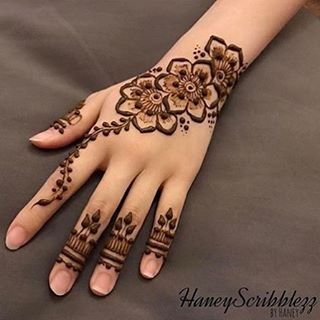 Henna Inspirations On Instagram: “Henna @haneyscribbzz” 2025 - FinetoShine