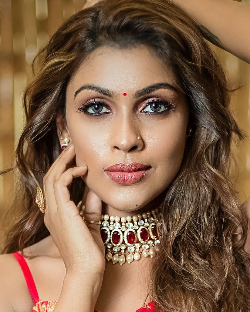 [100+] Sri Nikha Wallpapers 2024