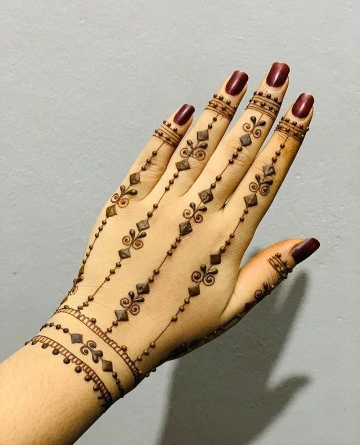 200+ Simple Mehndi Designs | Easy Peasy Yet Beautiful! - FinetoShine