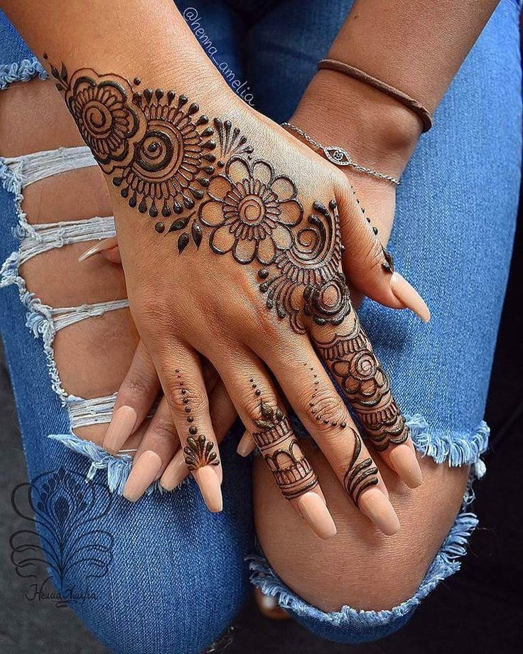200+ Simple Mehndi Designs | Easy Peasy Yet Beautiful! - FinetoShine